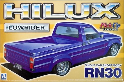 1:24 Toyota Hilux Low Rider Single Cab RN30