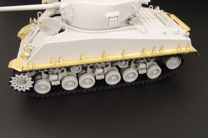 1:48 M4A3E8 FENDERS (Hobby boss)
