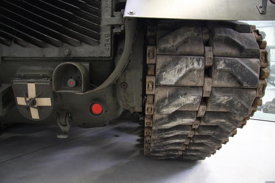 1:35 PLUG FOR DRIVES FOR M46/47/48/60, CONTAINS 96 PCS.